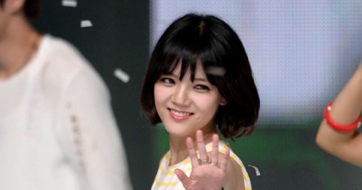 [TD포토] AOA 지민 '팬 여러분 다음에 또 만나요~'