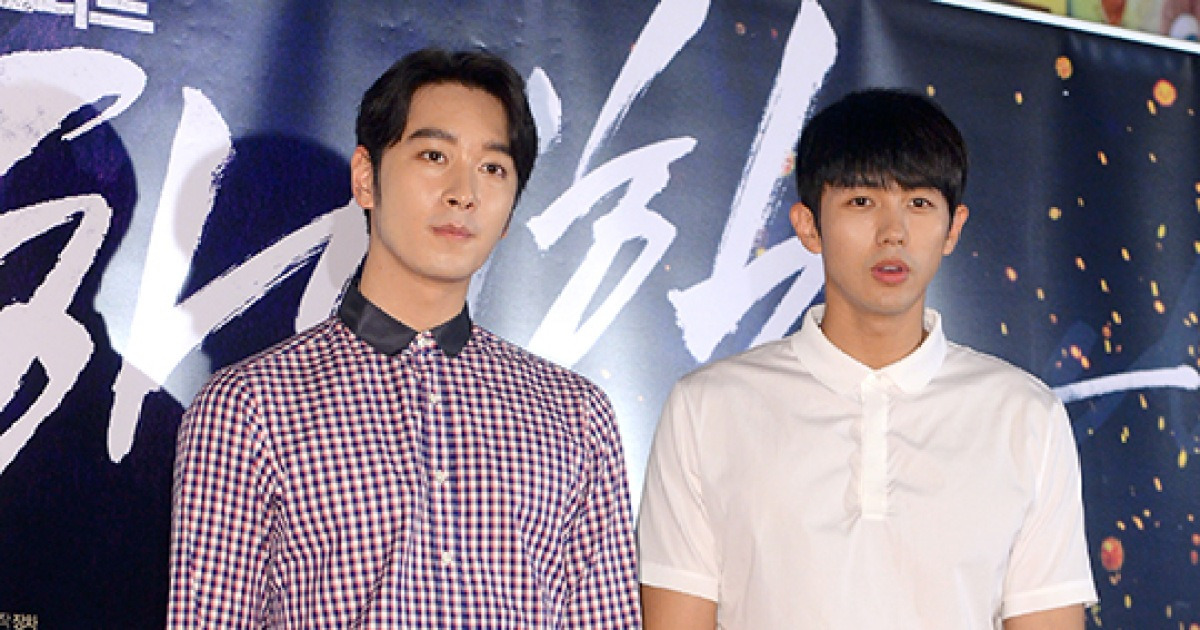 [TD포토] 2PM 황찬성-2AM 임슬옹 '아이돌이 아닌 모델 같은 기럭지'