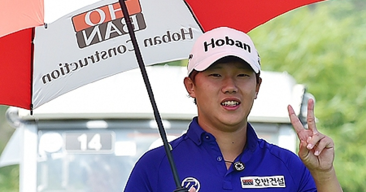 [야마하·한경 KPGA 선수권대회] 이상희, '귀엽게 브이~'