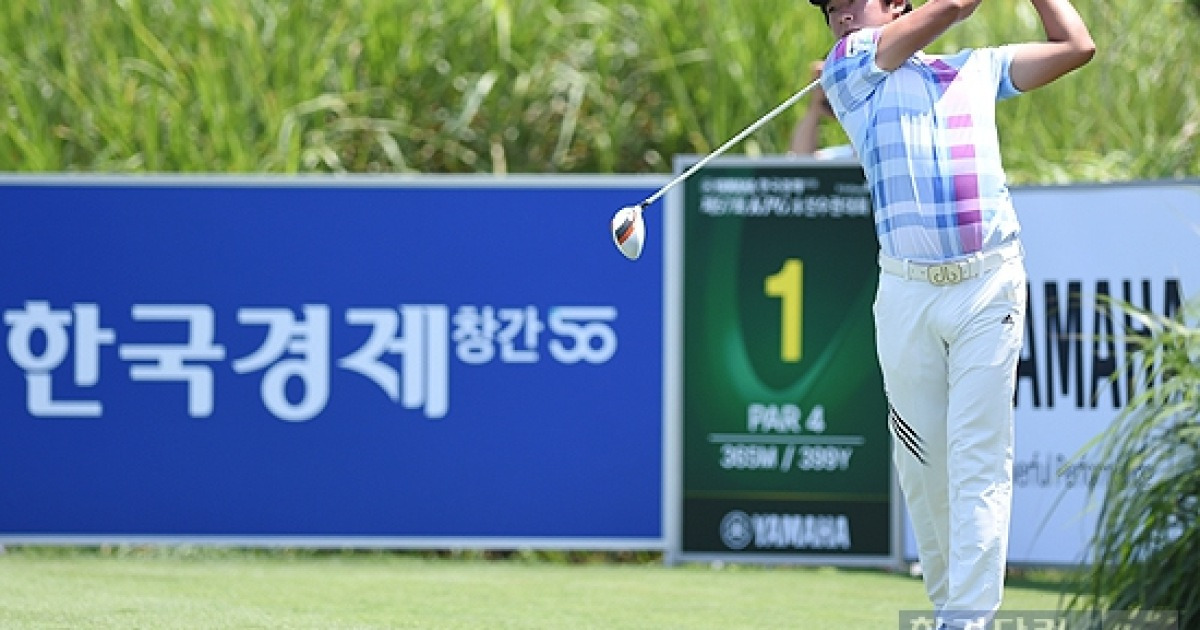 [야마하·한경 KPGA 선수권대회] 김승혁, '끝까지 공 주시하며~'