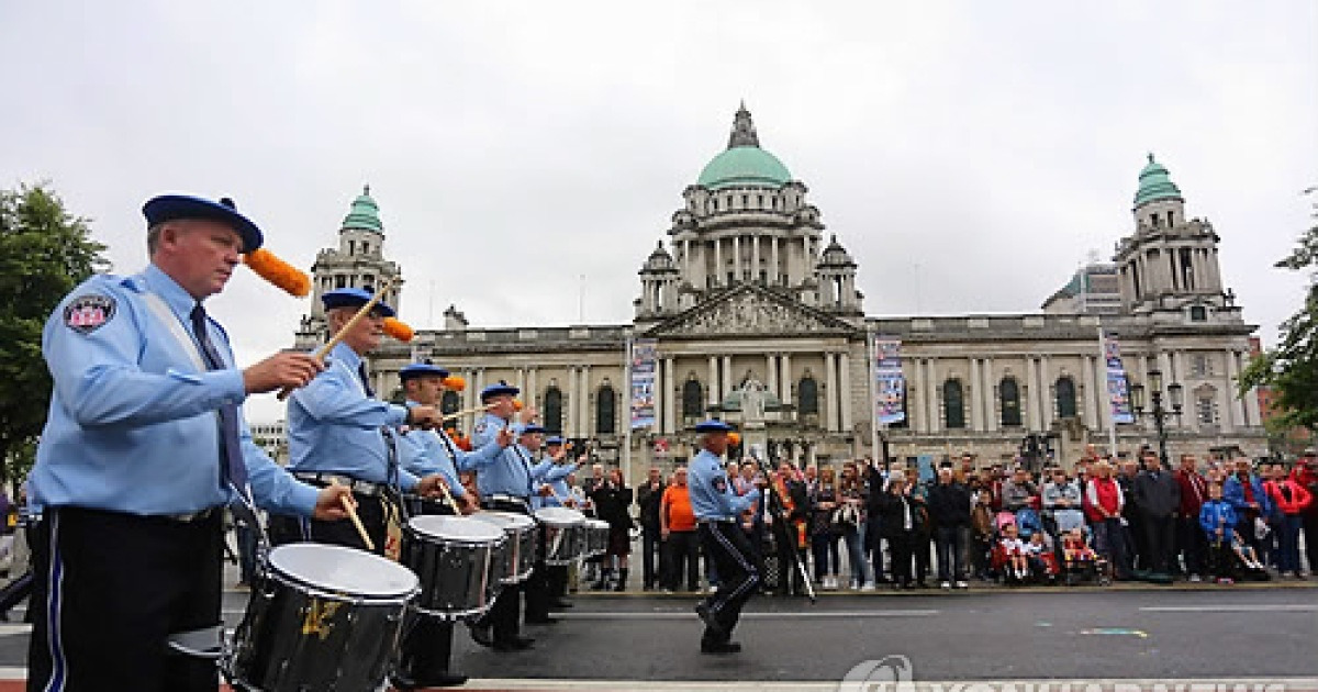 BRITAIN ORANGE PARADE