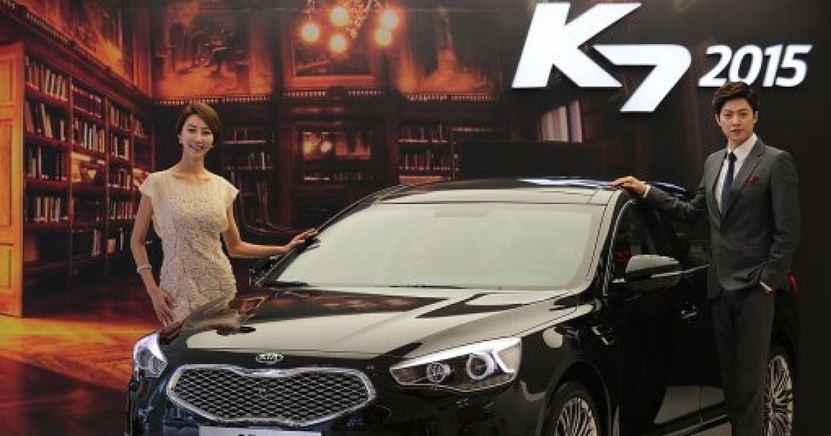 'K7 2015' 출시 "사양 늘리고 가격 내려"
