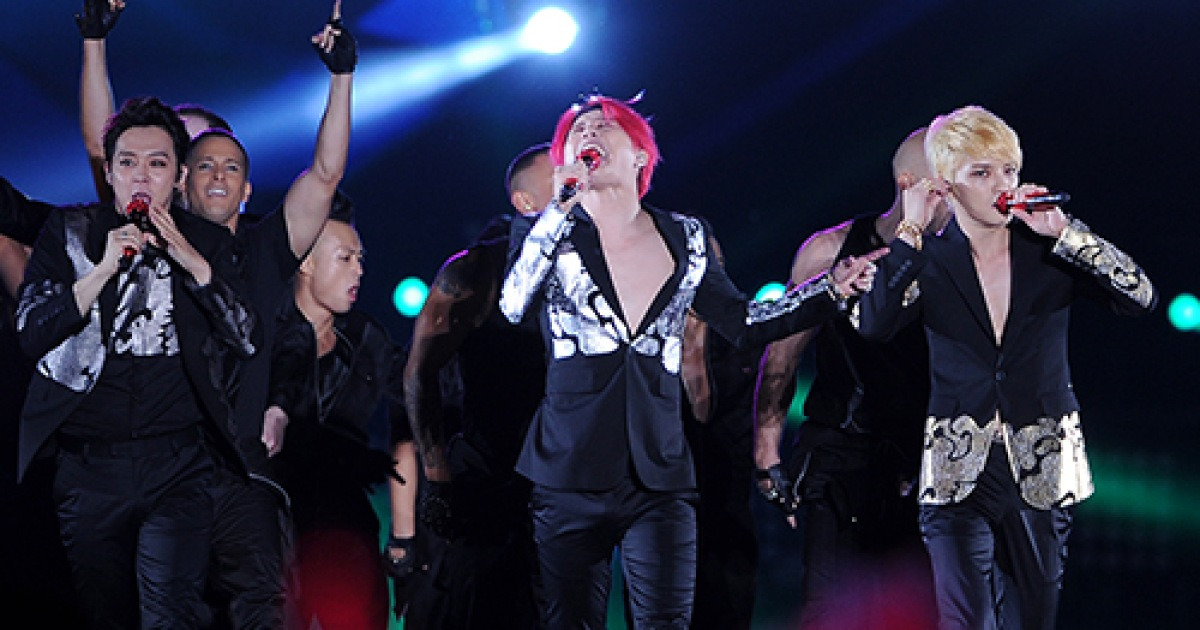 JYJ 김준수 '혼자 마이크 먹을 기세' [MBN포토]