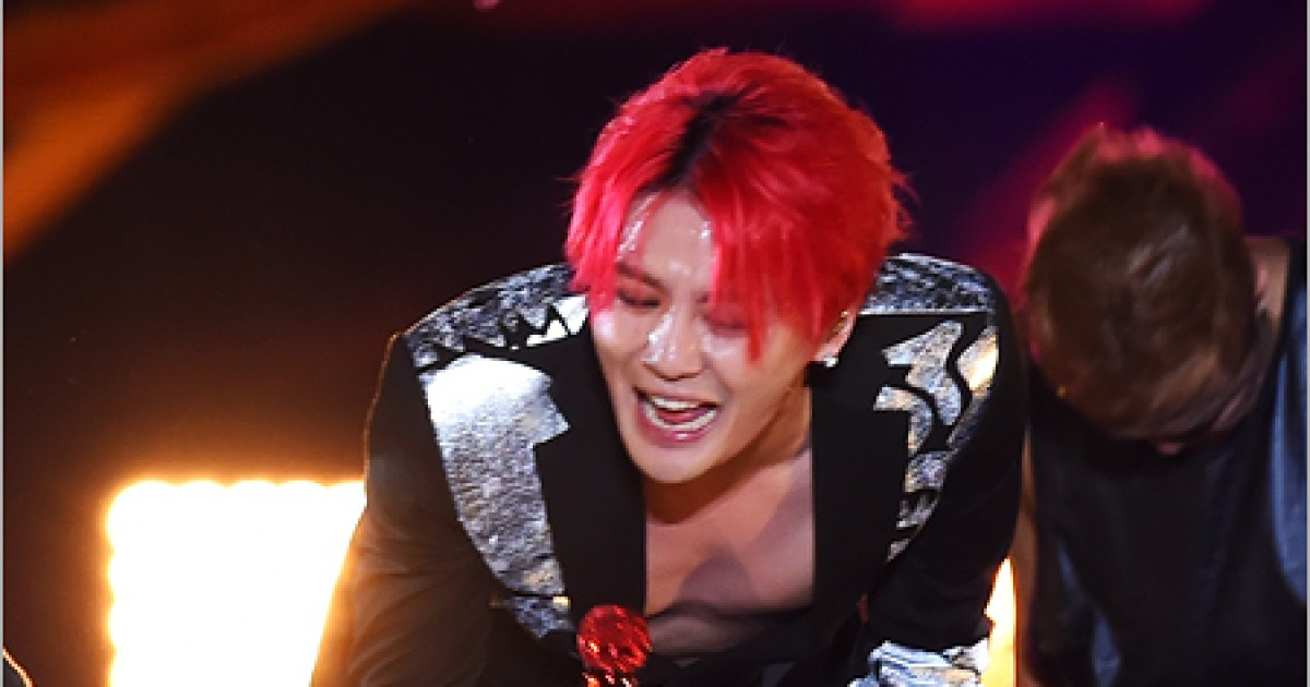 [MD포토] JYJ 준수 '열창에 더위 잊었어요'