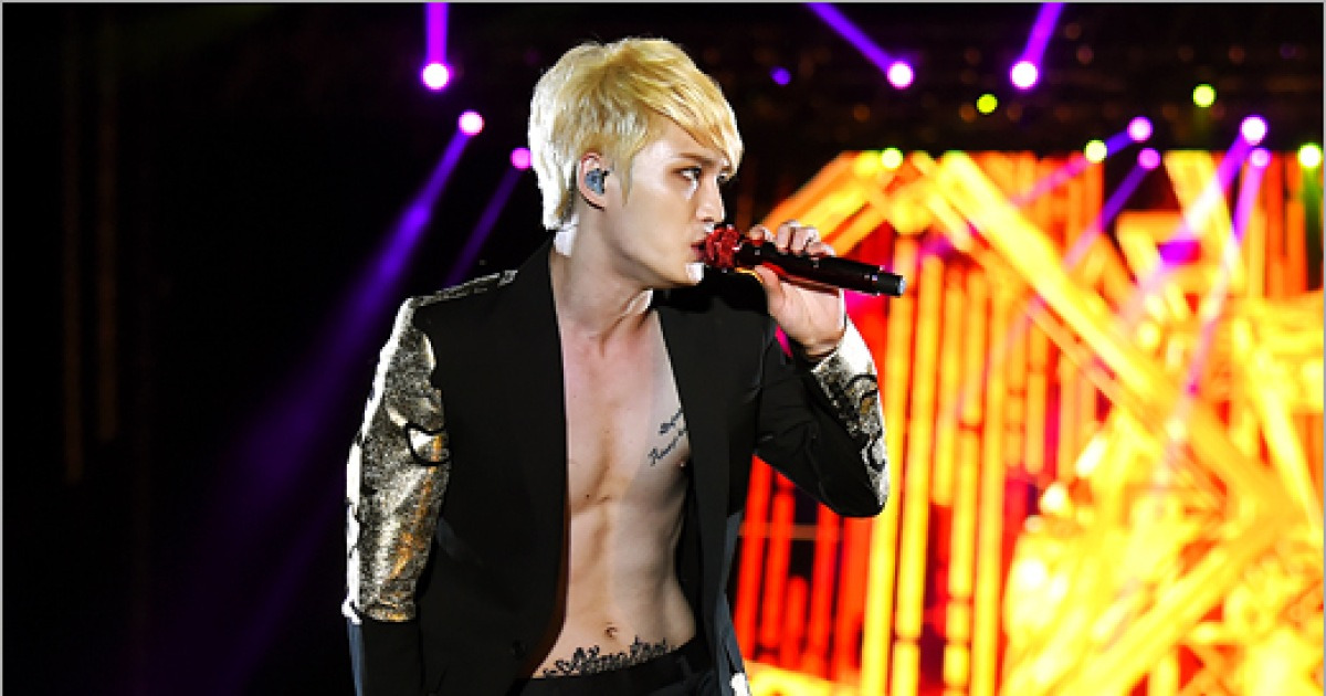 [MD포토] JYJ 재중 '금발의 빛나는 외모'