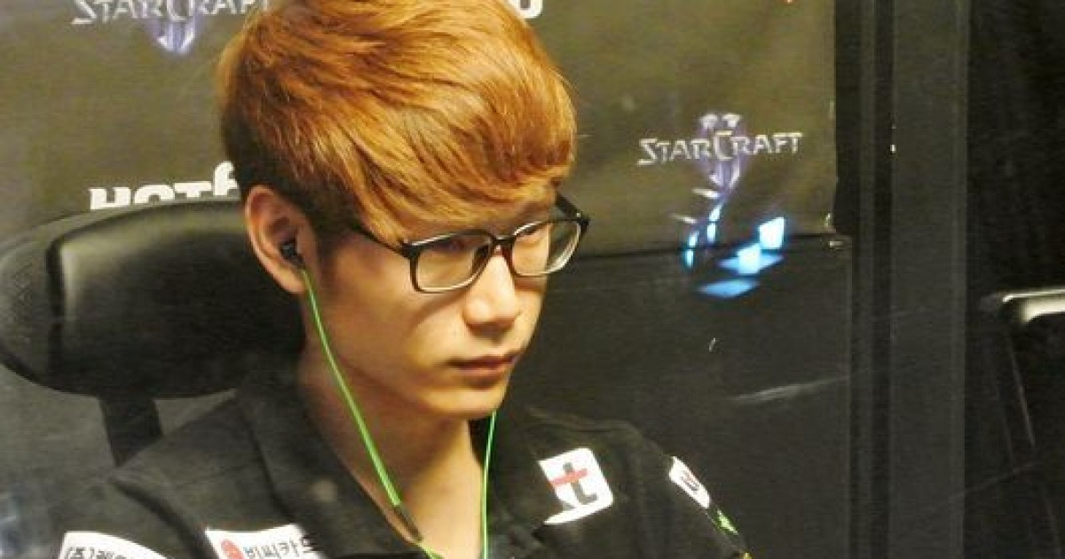 KT 주성욱, 속공으로 이병렬 제압..GSL 16강 진출