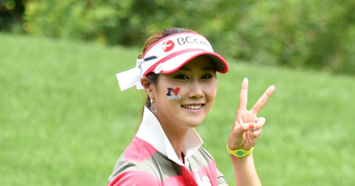 [포토엔]김하늘 '해맑은 미소로 브이' (KLPGA 넵스)