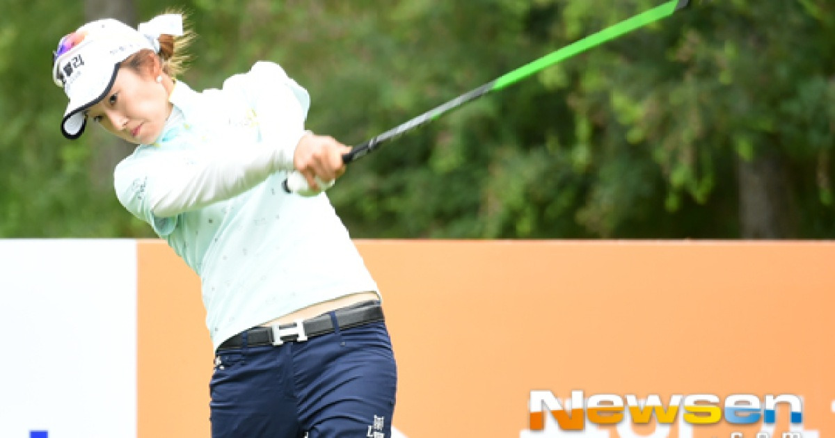 [포토엔]이다은 '힘있는 티샷' (KLPGA 넵스)