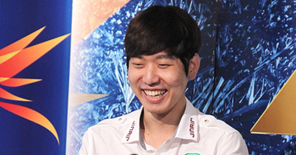 [WCS GSL]방태수, 엄청난 '저글링-맹독충' 물량으로 압승(1경기)