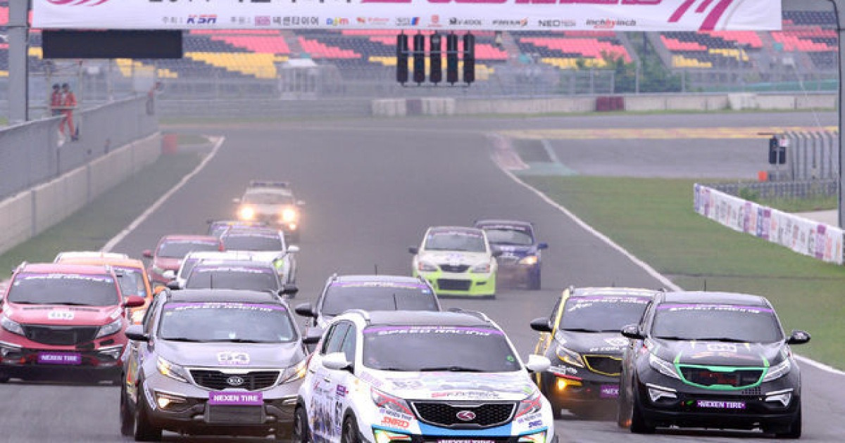 [사진]넥센타이아 스피드레이싱 엔페라 R200의 힘찬 출발