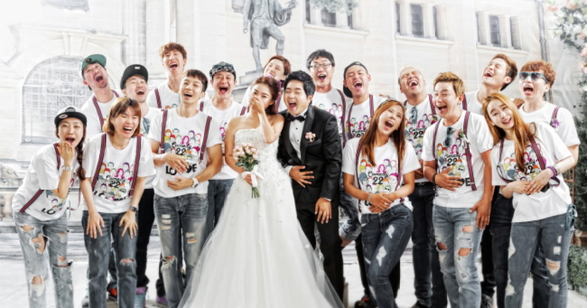 안윤상, 웨딩화보에 KBS 22기 개그맨 총출동 '화기애애'