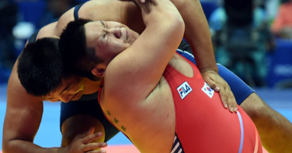 레슬링 130kg급 김용민, 첫 AG서 은메달 획득