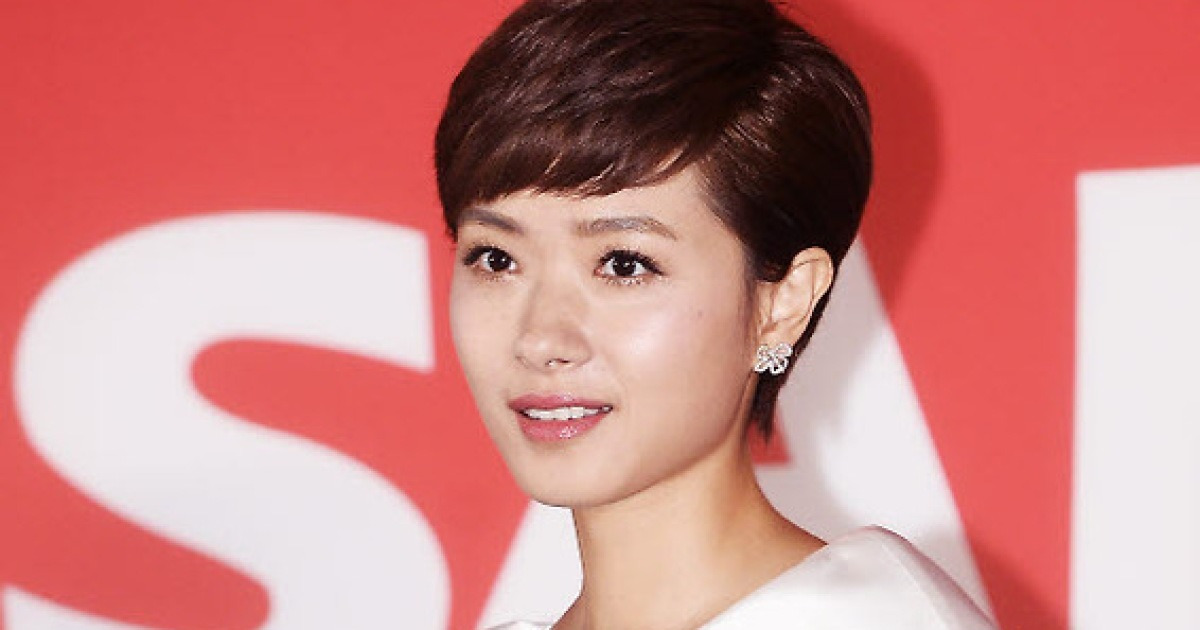 [SK포토][19th BIFF] '군중낙원' 착석하는 완치안