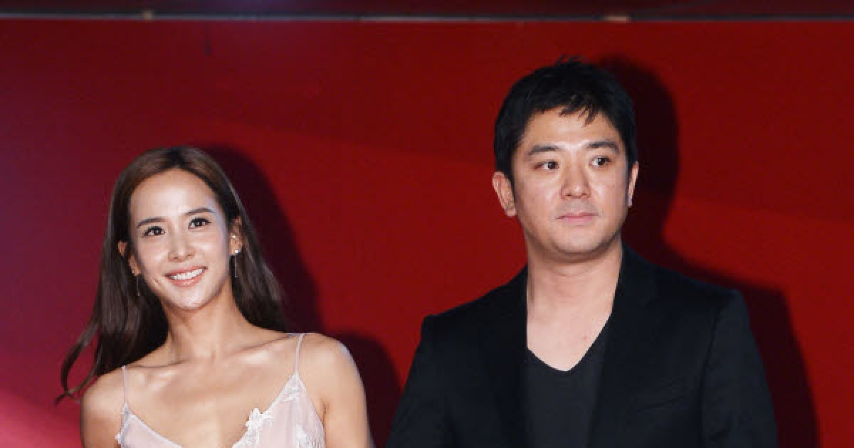 [SK포토][19th BIFF] 입장하는 조여정-창감독