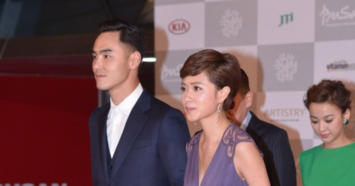 [T포토] 롼징티엔-완치안 '긴장된 발걸음'(19th BIFF)