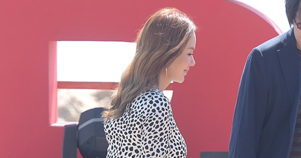 [T포토] 엄정화 '바닷바람에 속바지 노출'(19th BIFF)