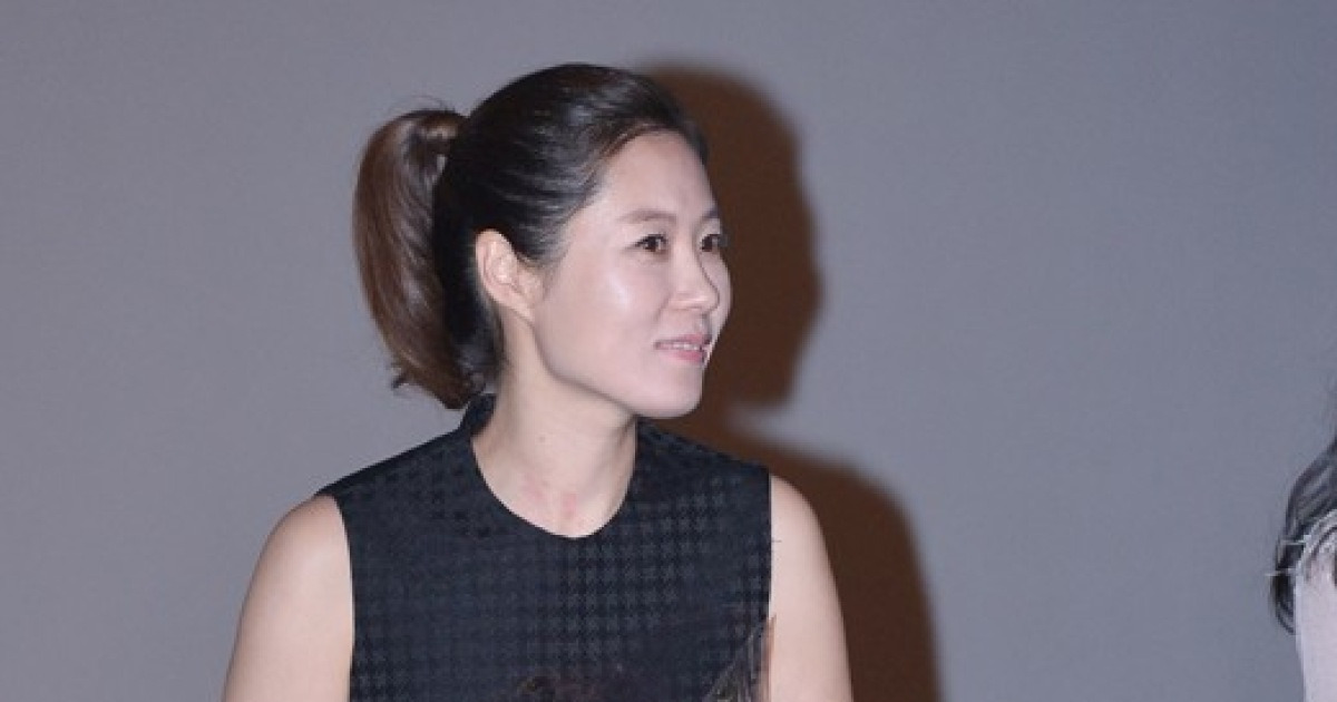 [T포토] 문소리 '샤론스톤 버금가는 섹시 각선미'(19th BIFF)