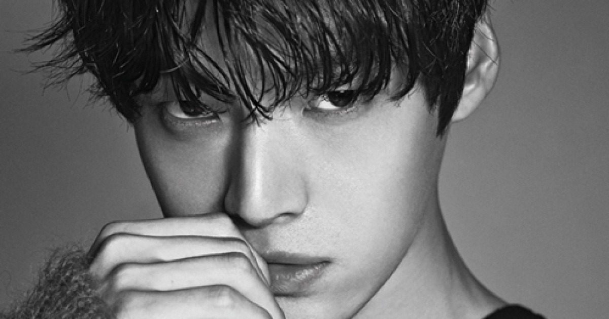 패션왕 안재현 화보 공개 시크함이 폭발했다