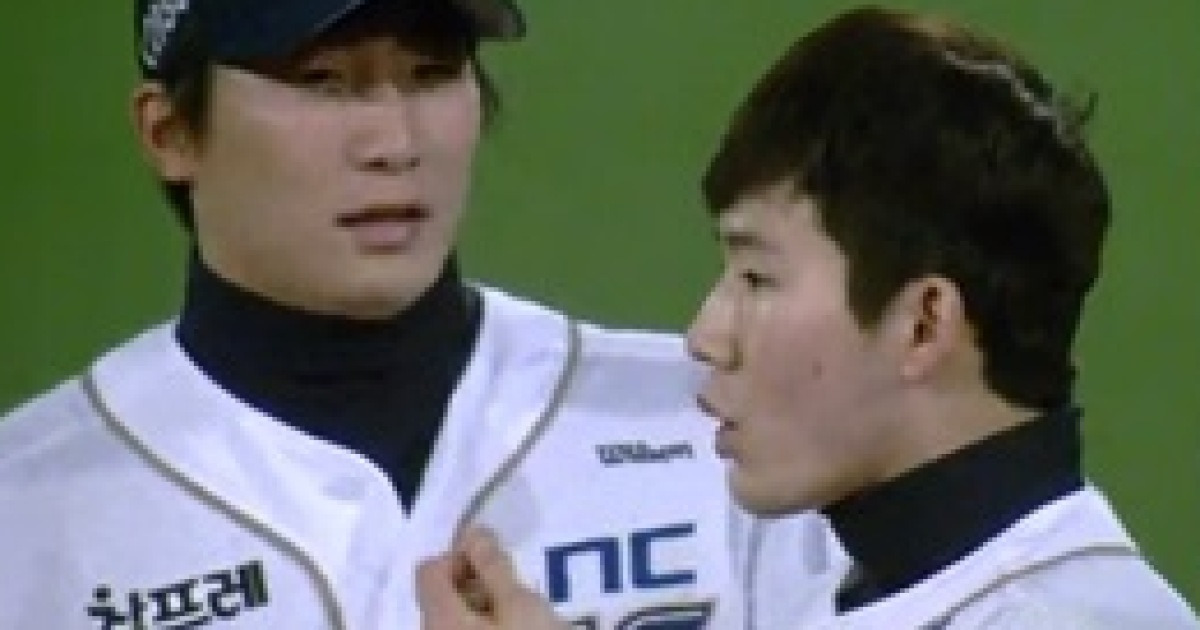 KBO 준플레이오프 2차전 LG 접전 끝 4-2 승, NC 박민우 어이없는 실책