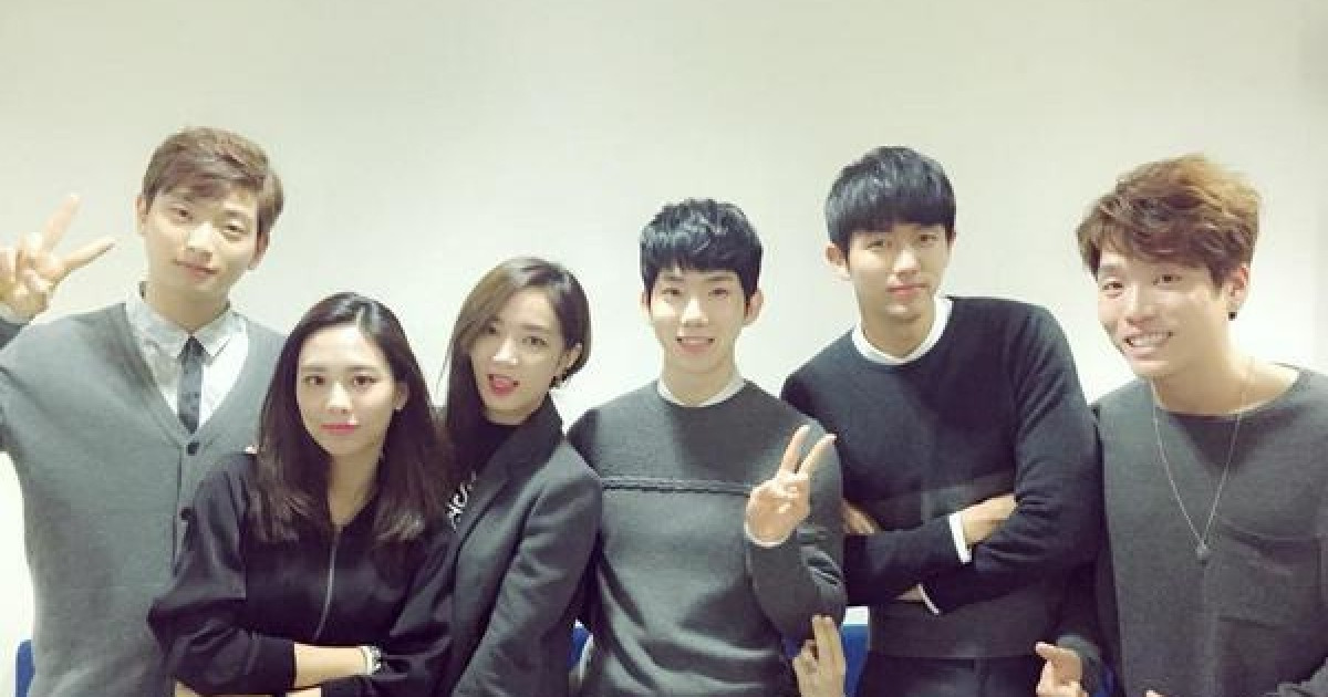 미쓰에이 지아-페이, 2AM 컴백 축하..훈훈한 'JYP 남매들'