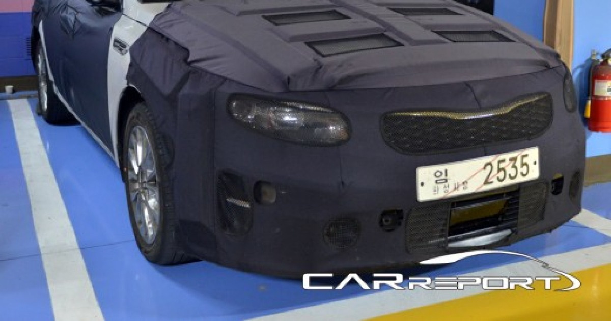 위장막에 가려진 신형 K5(JF) 포착