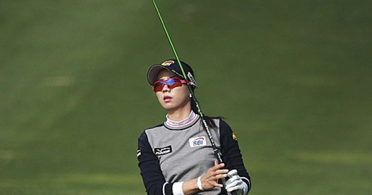 [KLPGA]허윤경, ADT캡스 챔피언십 1R 공동 선두로 출발