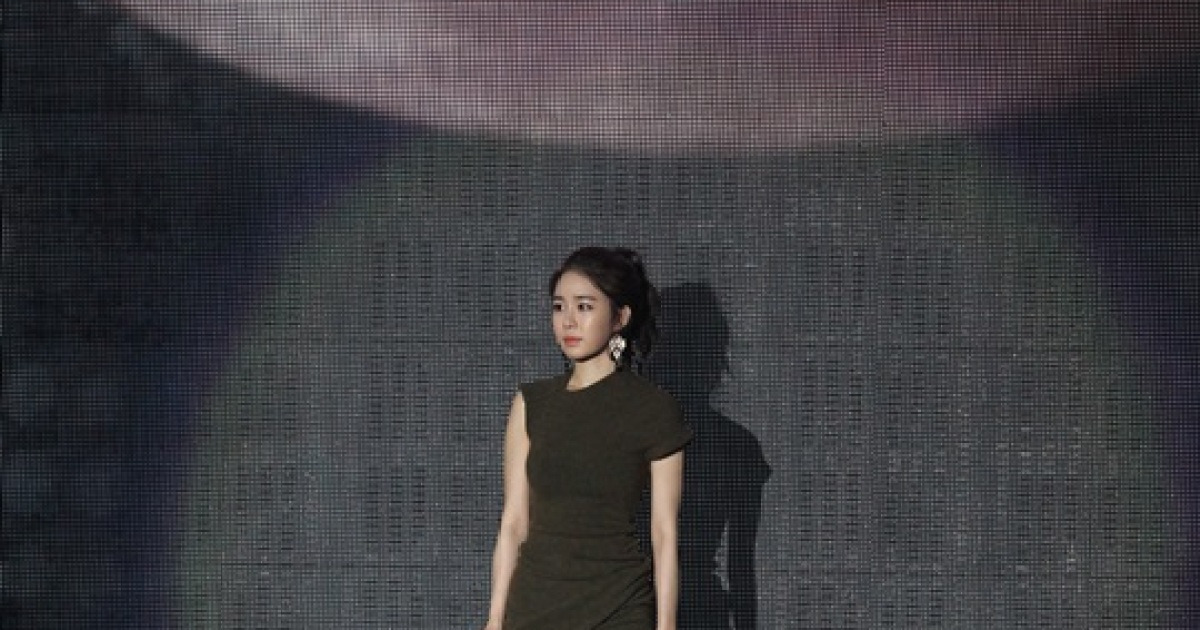 '2014 mama' 유인나 '노래하려니 긴장 되요' [TD포토]