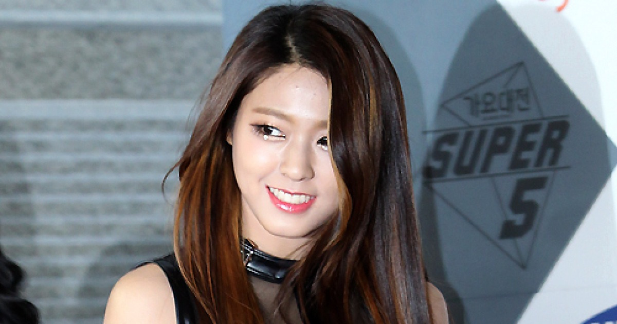 [포토엔]AOA 설현 '노출수위 낮춘 무대의상'(SBS가요대전)