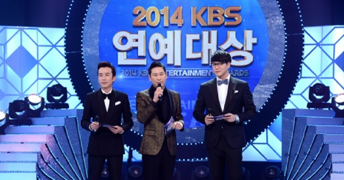 '2014 KBS 연예대상' 신동엽 유희열 성시경 3MC 공통코드 '야릇남' [TD포토]