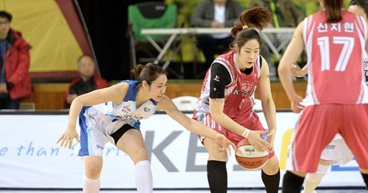 [WKBL] 박하나, '얼른 가로채자'