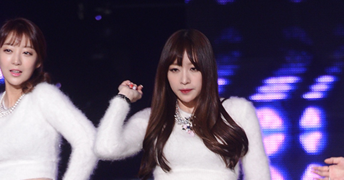 [포토엔]EXID 하니 '위 아래 다 짧은 아찔한 의상'(더쇼)