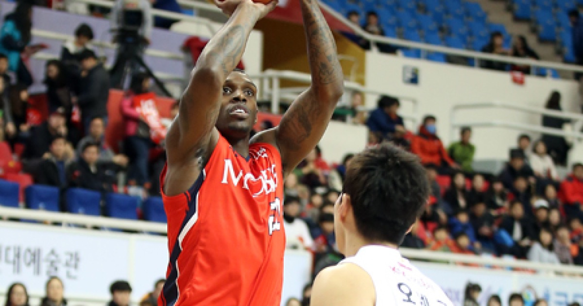 '라틀리프 31점·16R' 모비스 완승, KGC 7연패 수렁