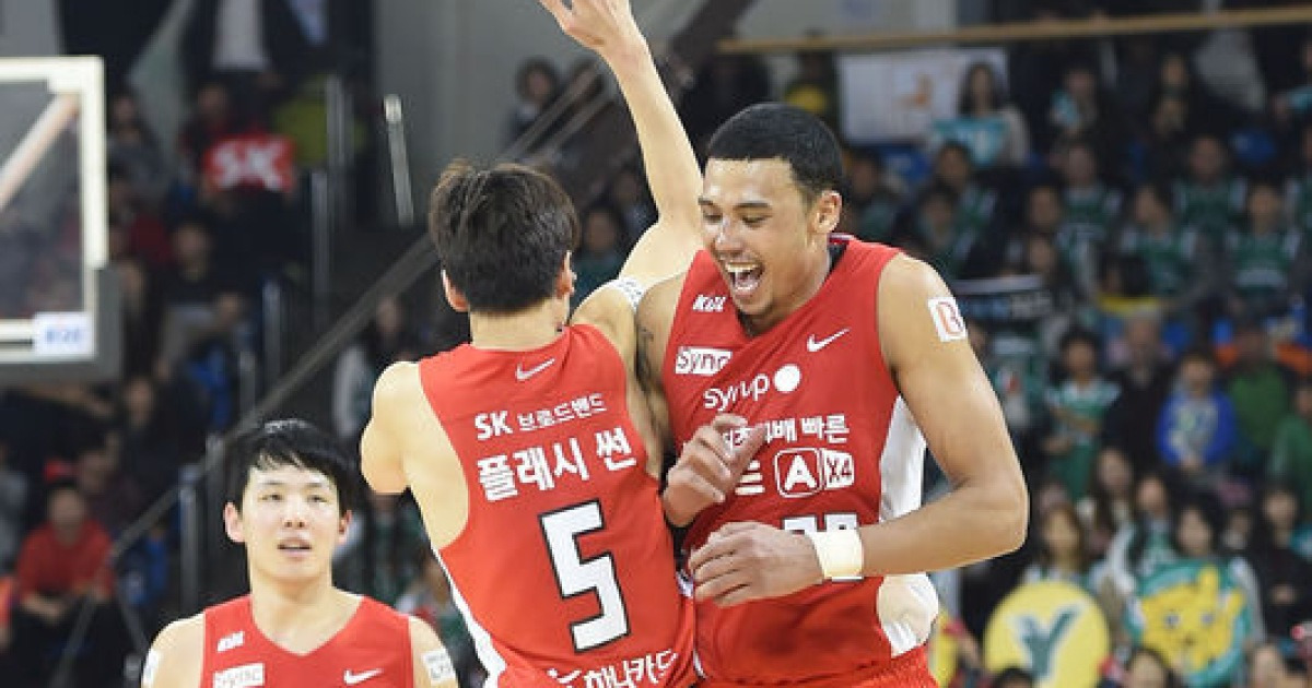 SK, 동부 잡고 단독 선두..모비스는 KGC에 7연패 선사(종합)