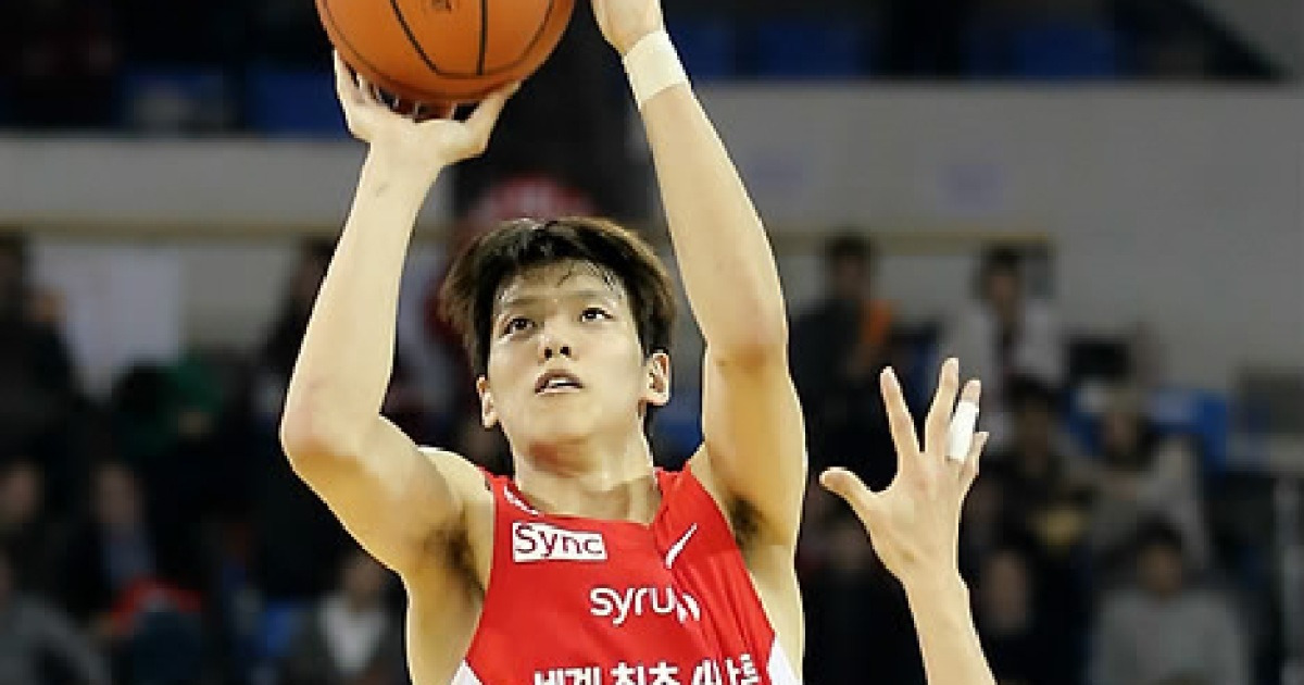 김선형 맹활약..SK, KCC 꺾고 2연패 탈출