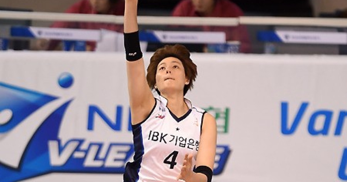 '김희진 개인 최다 35점' IBK, 도로공사 10연승 저지