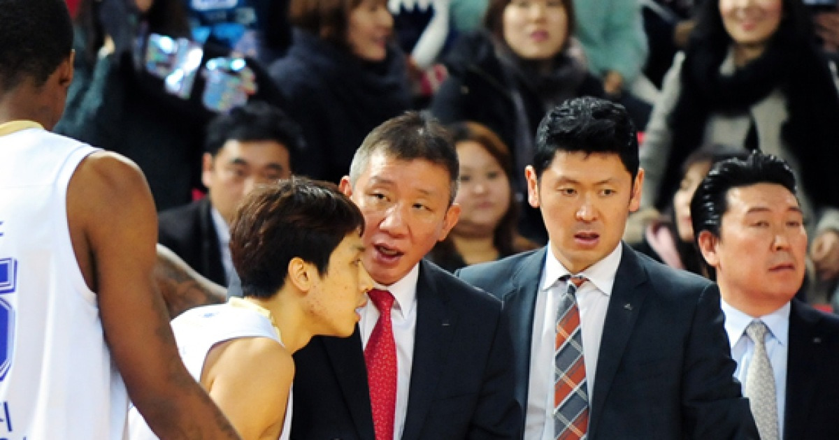 KCC 허재 감독 "따라 올 수 있는 여지를 만들어줬다"