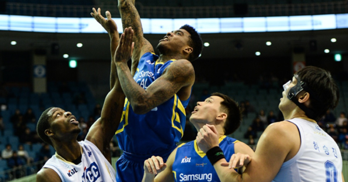 [게임 리뷰] '3쿼터 폭발' 삼성, '자유투 부진' KCC