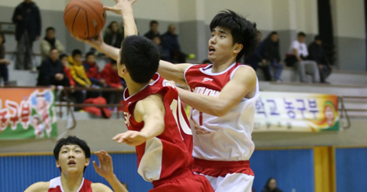 [15KBL] 수비가 가로 막아도 슛을 던지는 무룡고 '김태현'