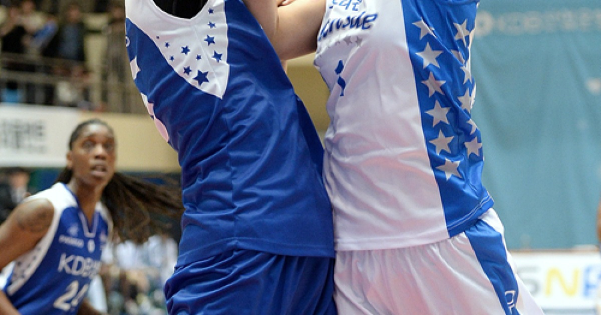 [WKBL] 허기쁨, '정확하게 공만 쳐냈어'