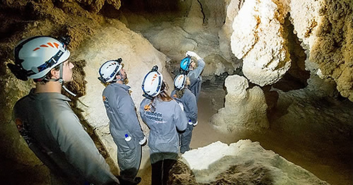 AUSTRALIA VIETNAM CAVES AGREEMENT