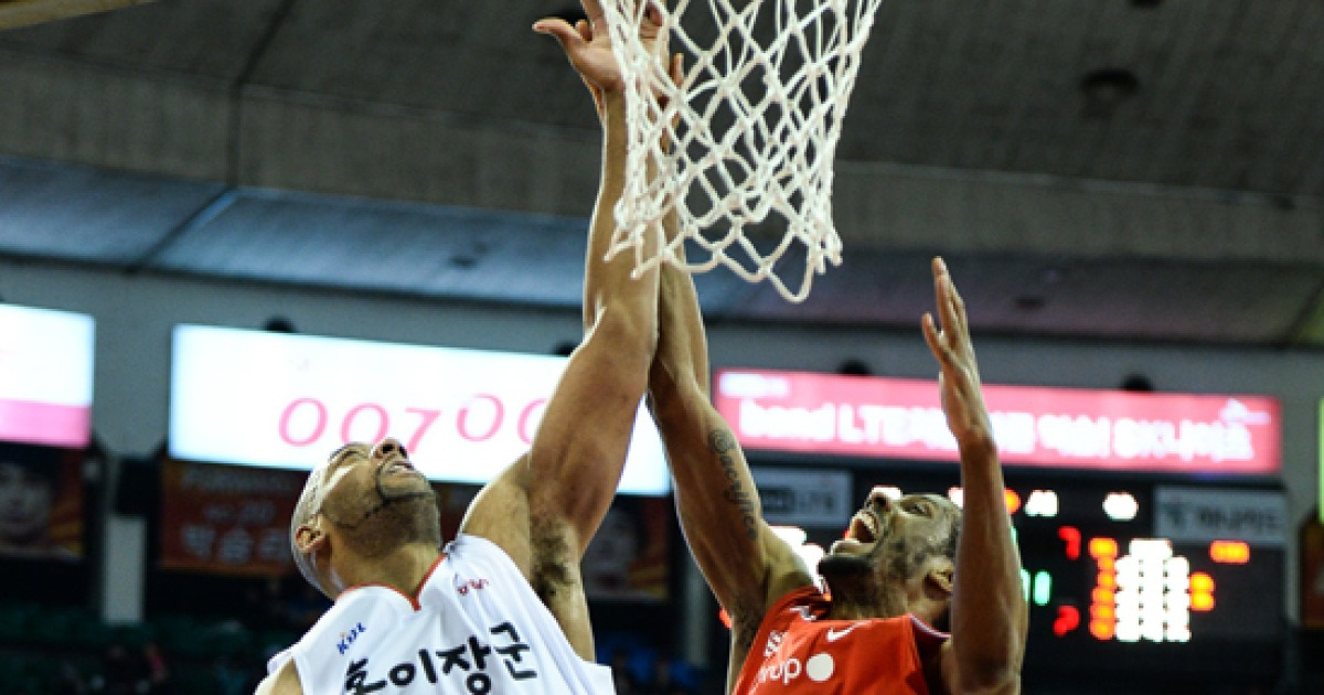 [게임 리뷰] '2연패 탈출' SK, '흐름이어가지 못한' KGC