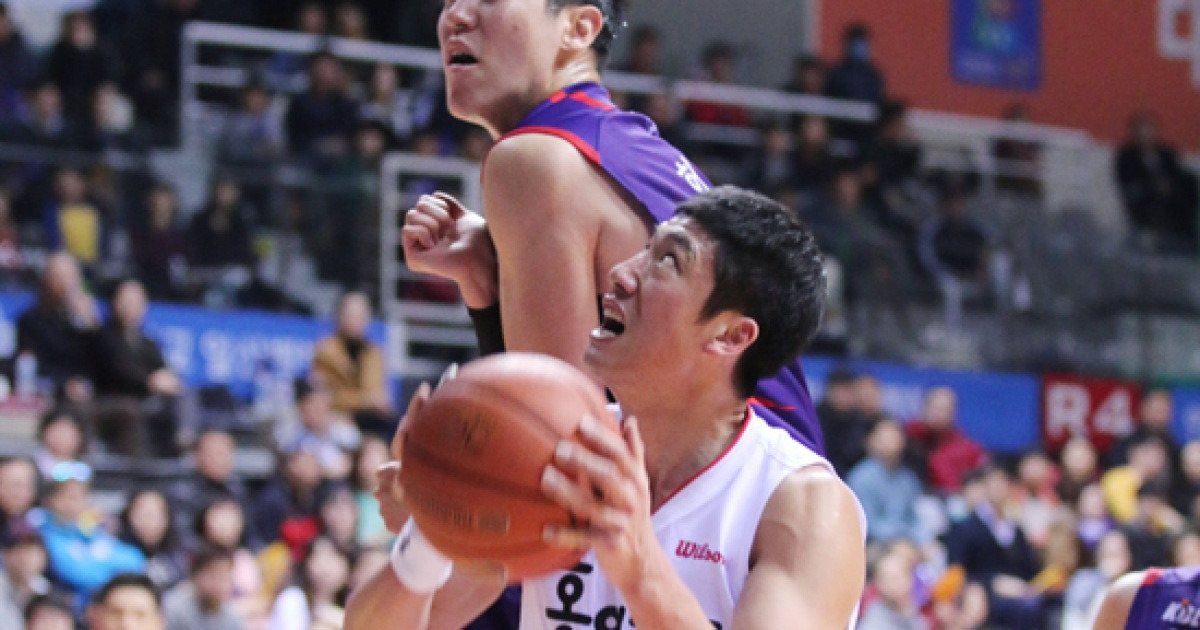 [BK포토] KGC 양희종, "이 악물고 바스켓카운트"