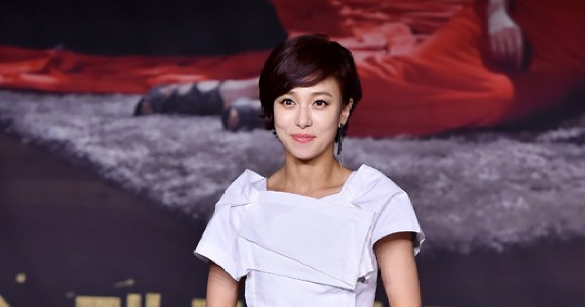 TENPHOTO, 장영남, 40대 맞아? 눈길 끄는 미모