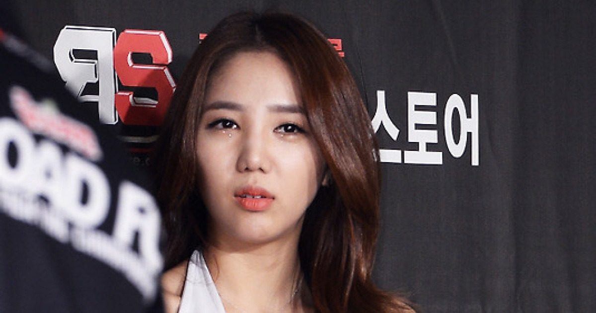 [SK포토]'로드FC 022 계체량' 공민서, 배가 너무 고파..