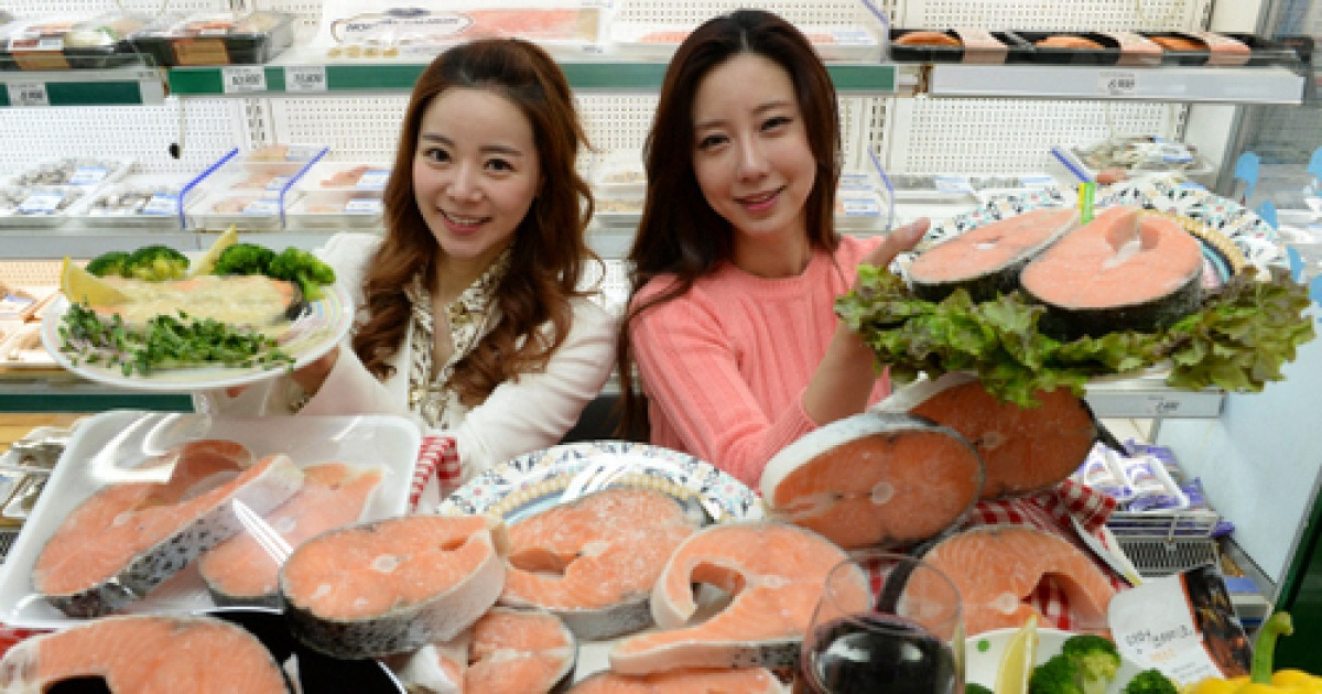 '구이용 연어 스테이크가 100g에 990원'