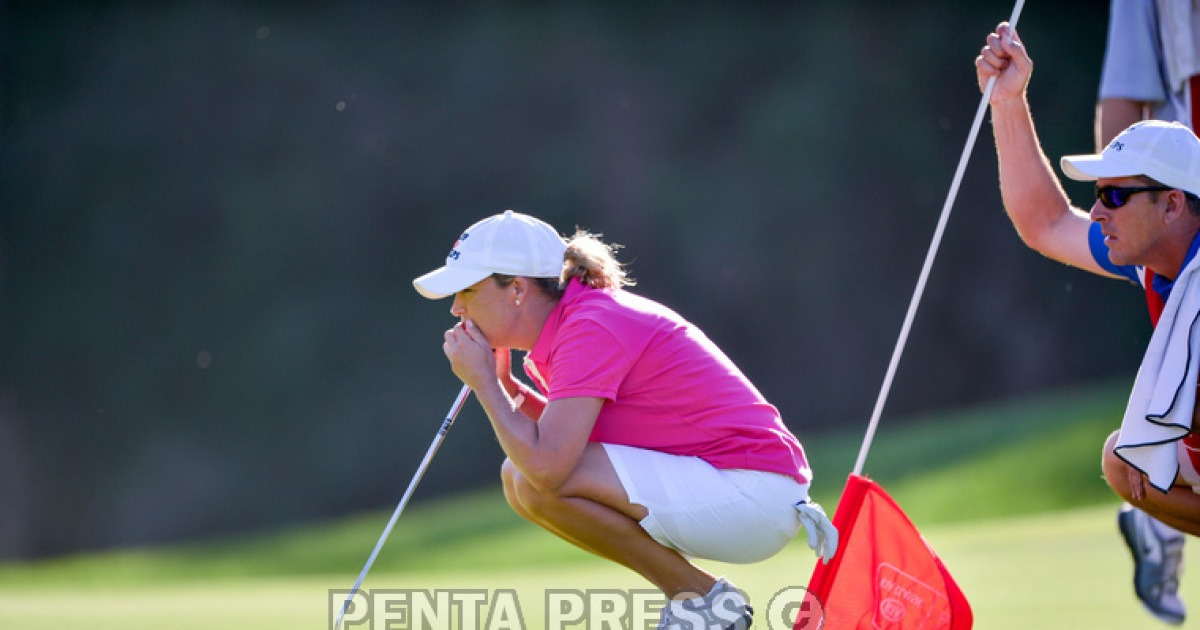 [포토] 퍼팅 준비하는 크리스티 커 - 2015 LPGA 기아 클래식 마지막 라운드 (37)