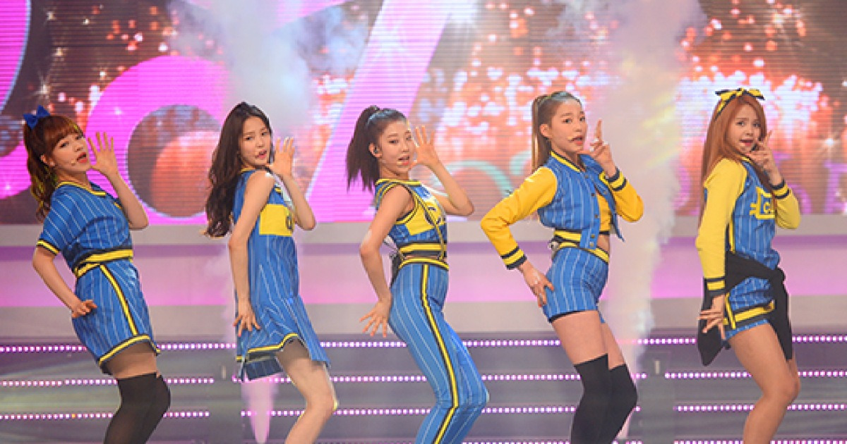 [TD포토] CLC 'S라인 돋보이는 섹시 웨이브'