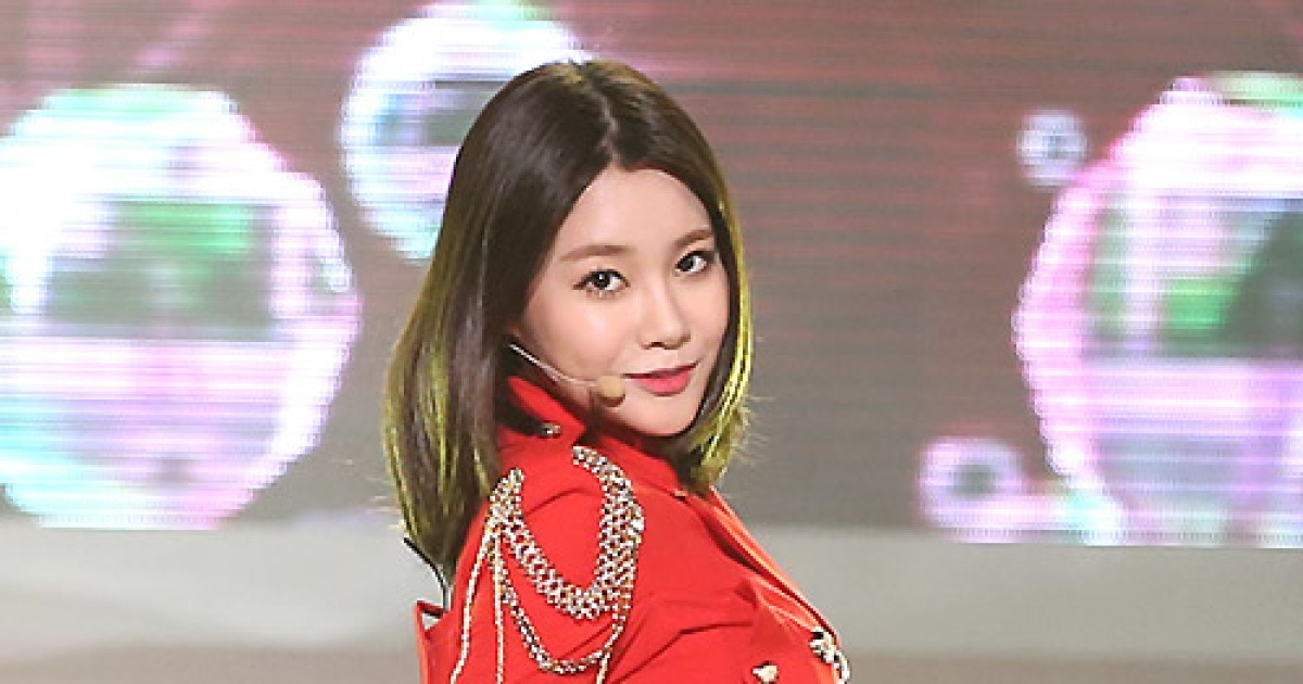 [bnt포토] AOA 유나, 뒷모습도 완벽한 인형 몸매