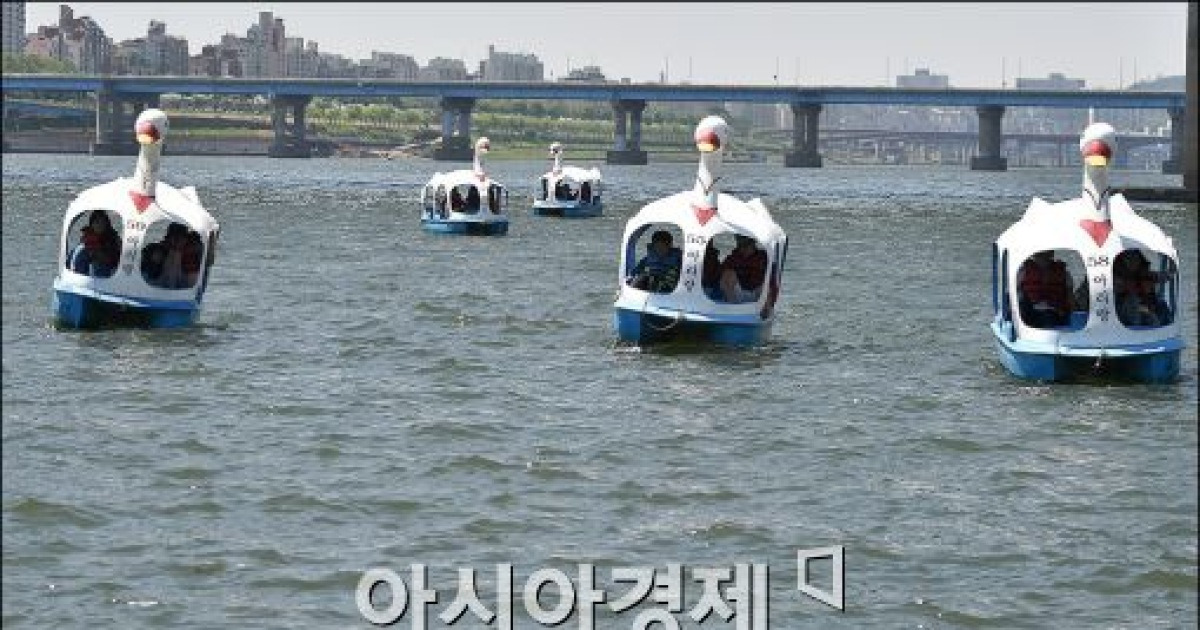 [포토]서울시 한강 오리보트 경주대회 개최