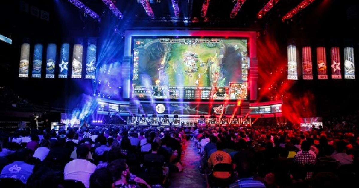 '중국 대표' EDG, AHQ 잡고 MSI 결승行.. SKT T1과 격돌